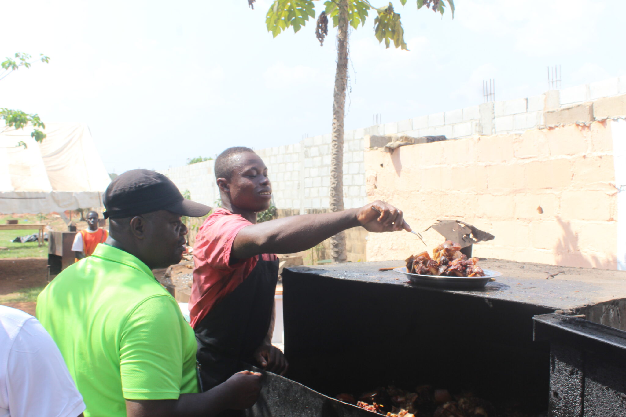 Côte d’Ivoire : le porc au four de Guizo la joie, le délice burkinabè ...